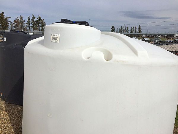 1250 Imperial Gallon Vertical Water Storage Tank | Flaman Agriculture