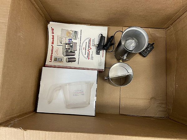 Labtronics Model 919 Grain Moisture Tester with Case | Flaman Agriculture