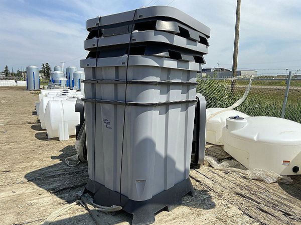 Buffer Valley 4840 Pallet Bin | Flaman Agriculture