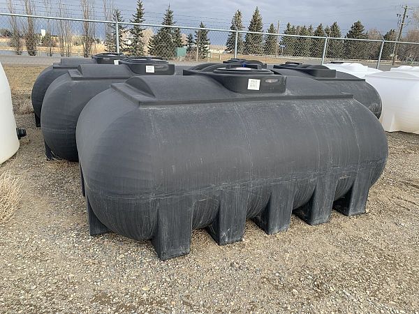 950 Imperial Gallon Black Hippo Leg Tank | Flaman Agriculture
