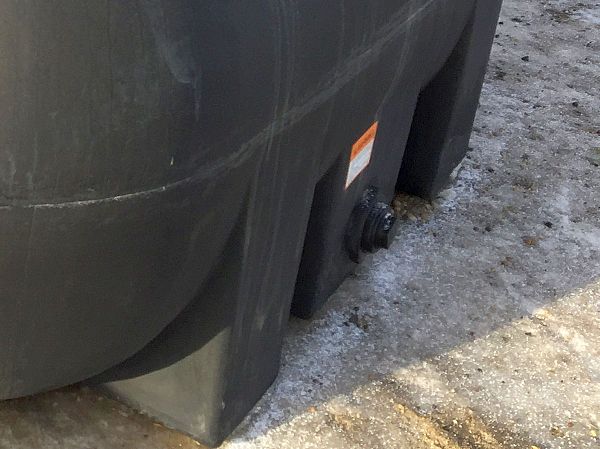 950 Imp Gallon Black Hippo Leg Water Tank | Flaman Agriculture