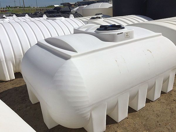 950 Imperial Gallon Black Hippo Leg Tank | Flaman Agriculture