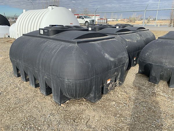 950 Imperial Gallon Black Hippo Leg Tank | Flaman Agriculture