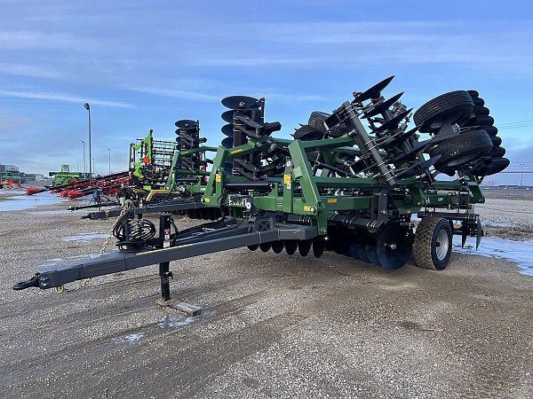 Wishek 22' 842NT Tandem Breaking Disc | Flaman Agriculture