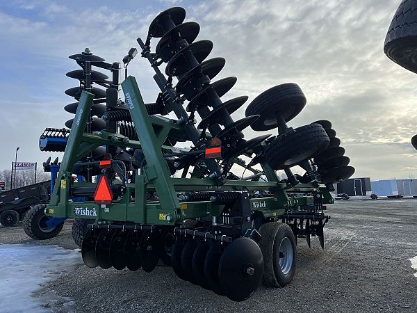 Wishek 22' 842NT Tandem Breaking Disc | Flaman Agriculture
