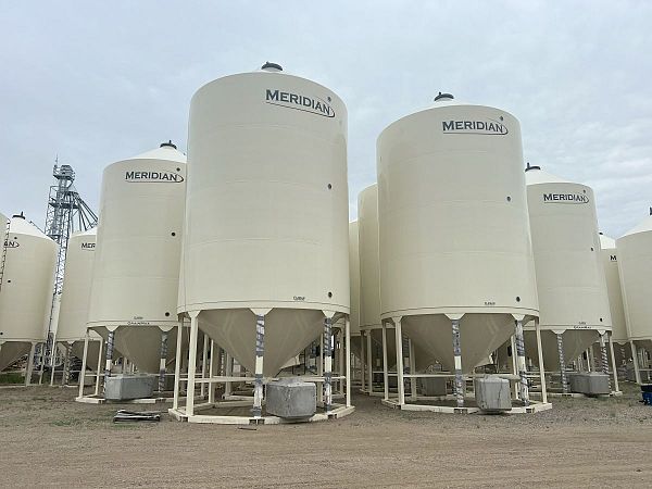 Meridian Smoothwall Hopper Bins | Flaman Agriculture