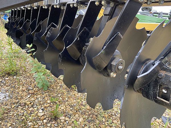 Kello-Bilt 225 - 14' Offset Breaking Disc | Flaman Agriculture