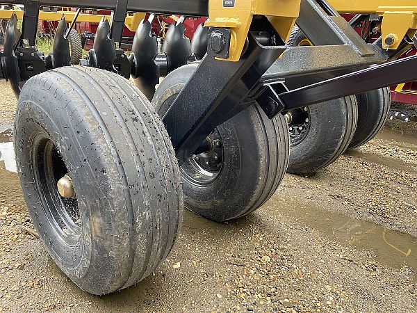 Kello-Bilt 325 - 10' Offset Breaking Disc | Flaman Agriculture