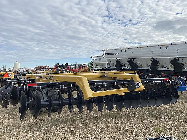 Kello-Bilt 325 - 16' Offset Breaking Disc | Flaman Agriculture