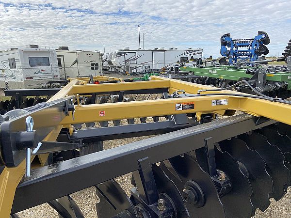 Kello-Bilt 325 - 16' Offset Breaking Disc | Flaman Agriculture