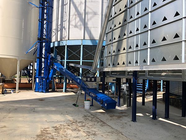 Norstar 1200 Series Bucket Elevator | Flaman Agriculture