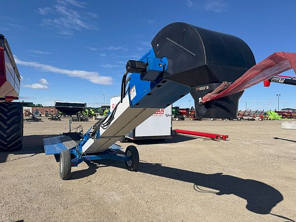 Brandt Grain Deck Drive Over Conveyor | Flaman Agriculture